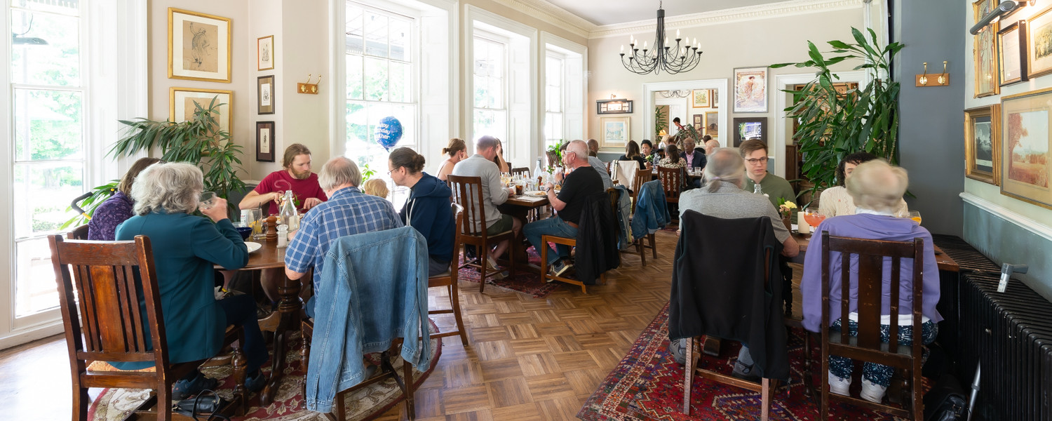 Fresh Food & Cask Ales - The Prae Wood Arms, St Albans