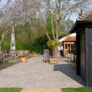 - The Rowbarge, Woolhampton