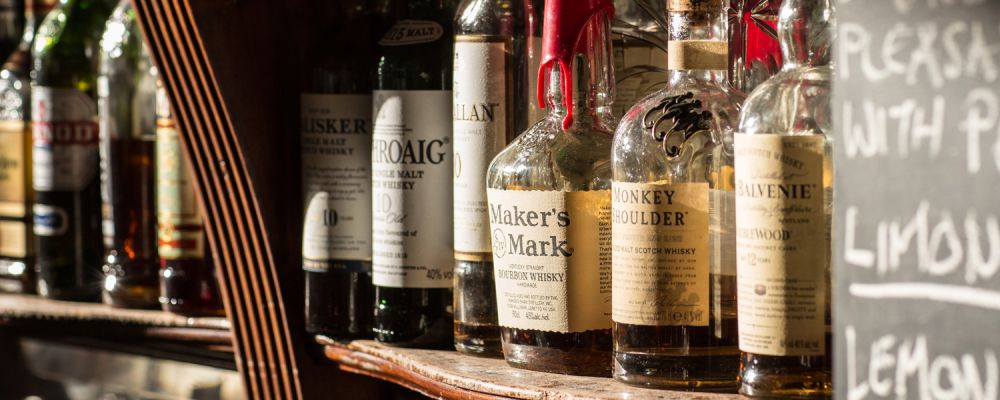 Fresh Food & Cask Ales - The Queens Arms, Pimlico